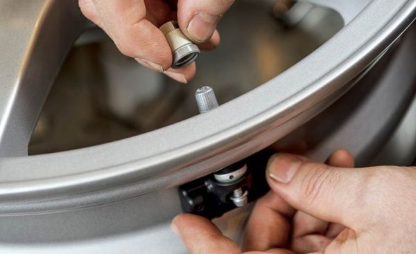 What it tire pressure sensor？2 STEPS Easily